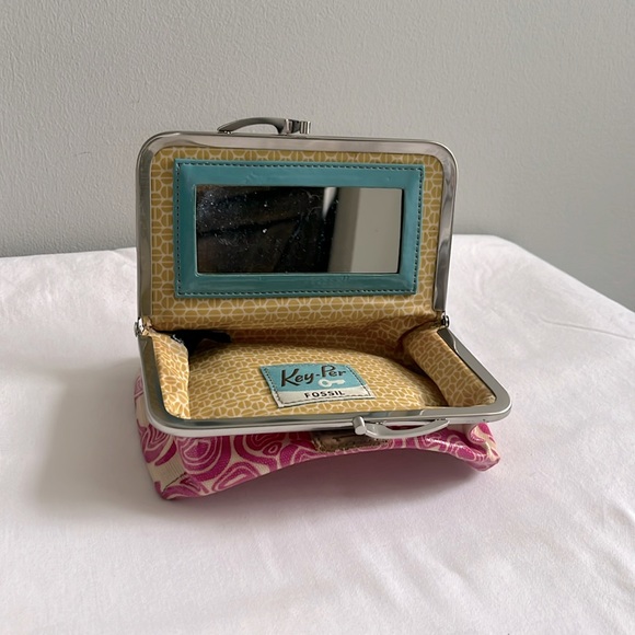 Fossil | Bags | Fossil Keyper Kiss Lock Cosmetics Case With Interior ...